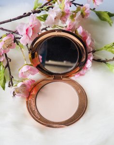 Charlotte Tilbury Airbrush Flawless Finish Powder review - A Woman's ...