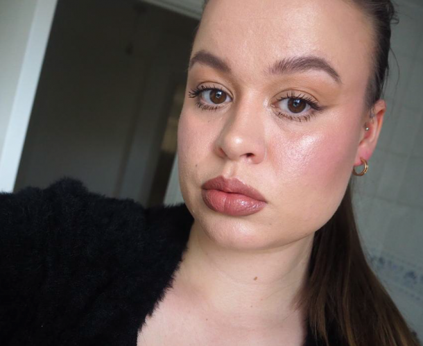 How to do the TikTok-viral clean girl makeup look - A Woman's Confidence