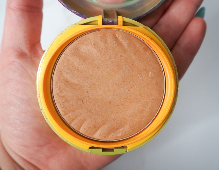 Battle of the brands: Powder bronzers ranking - A Woman's Confidence